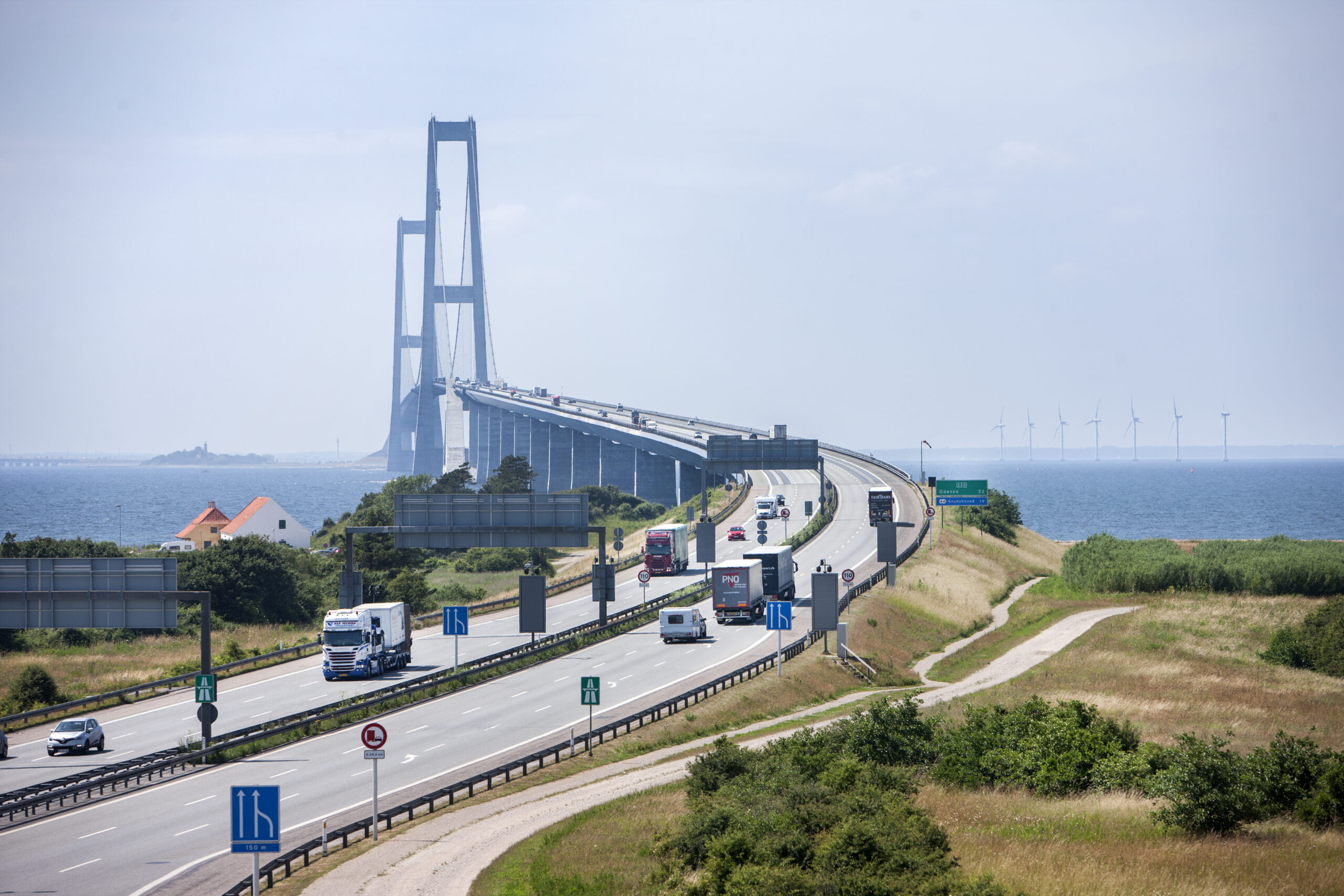 Trafik: Der kommer tryk på Storebæltsbroen på lørdag - Sydnyt.dk ...