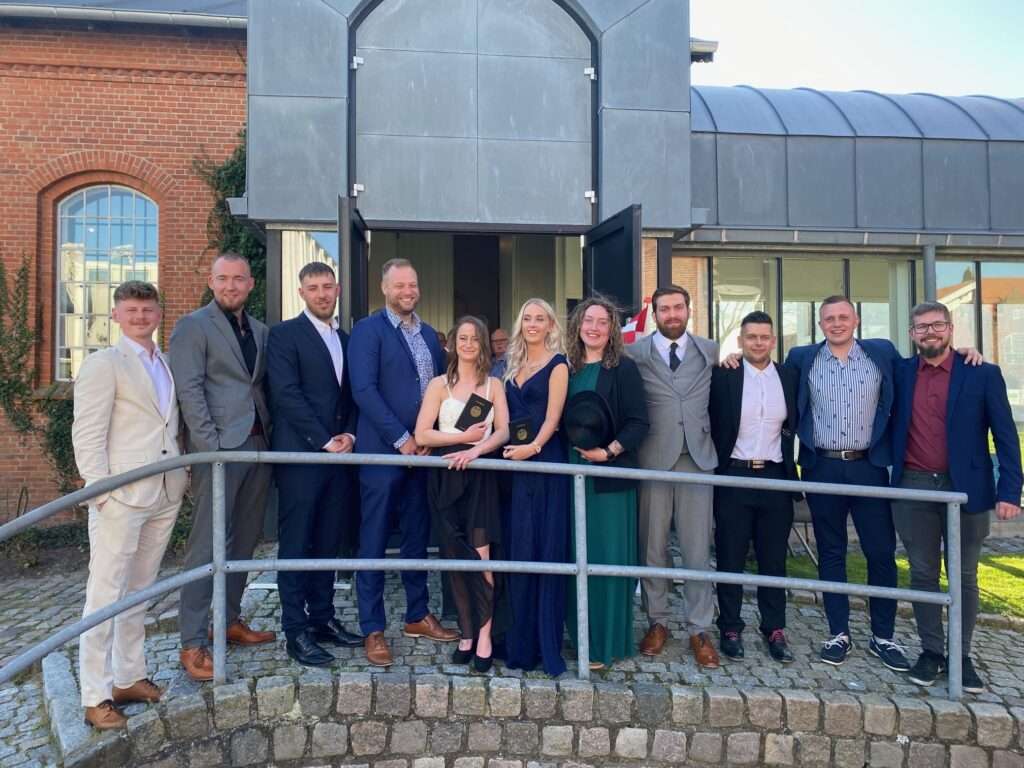 SE VIDEO: Skorstensfejerlauget af 1778 fejrede nye skorstensfejersvende ...