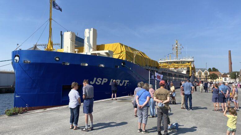 SE VIDEO & FOTO: Skibsdåb hos rederiet Jebsen Shipping Partners i ...