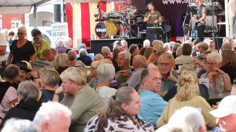SE FOTOS/VIDEO: Folkefest i Tønder med festivalstemning og ...
