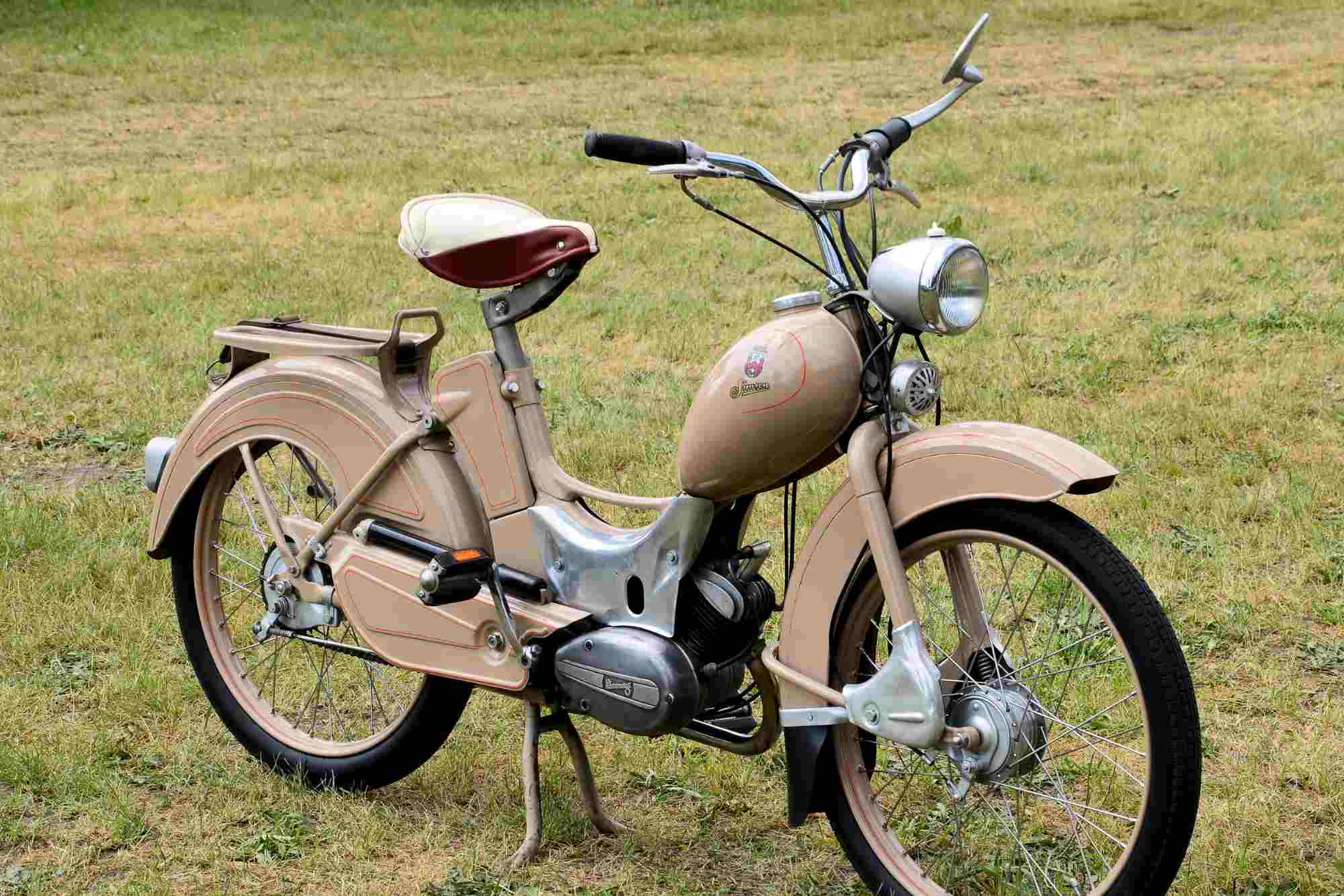 17-årig knallertkører frakendt ret til at køre både knallert og bil ...