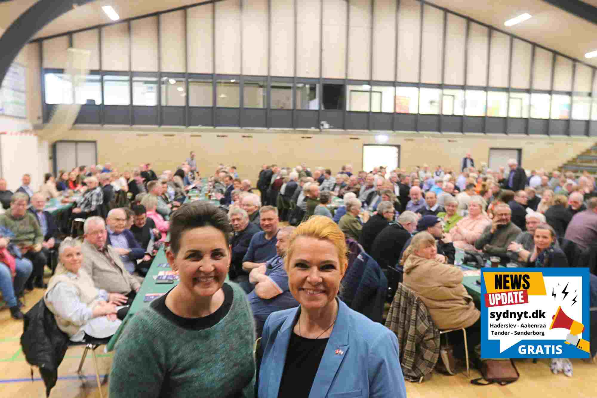 Agerskov: Inger Støjberg Danmarksdemokraterne og Pia Olsen Dyhr SF bød på varme hveder til ...