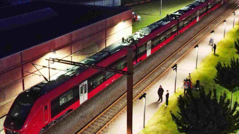 Det første IC5-tog er landet i Padborg – en stor milepæl for fremtidens ...